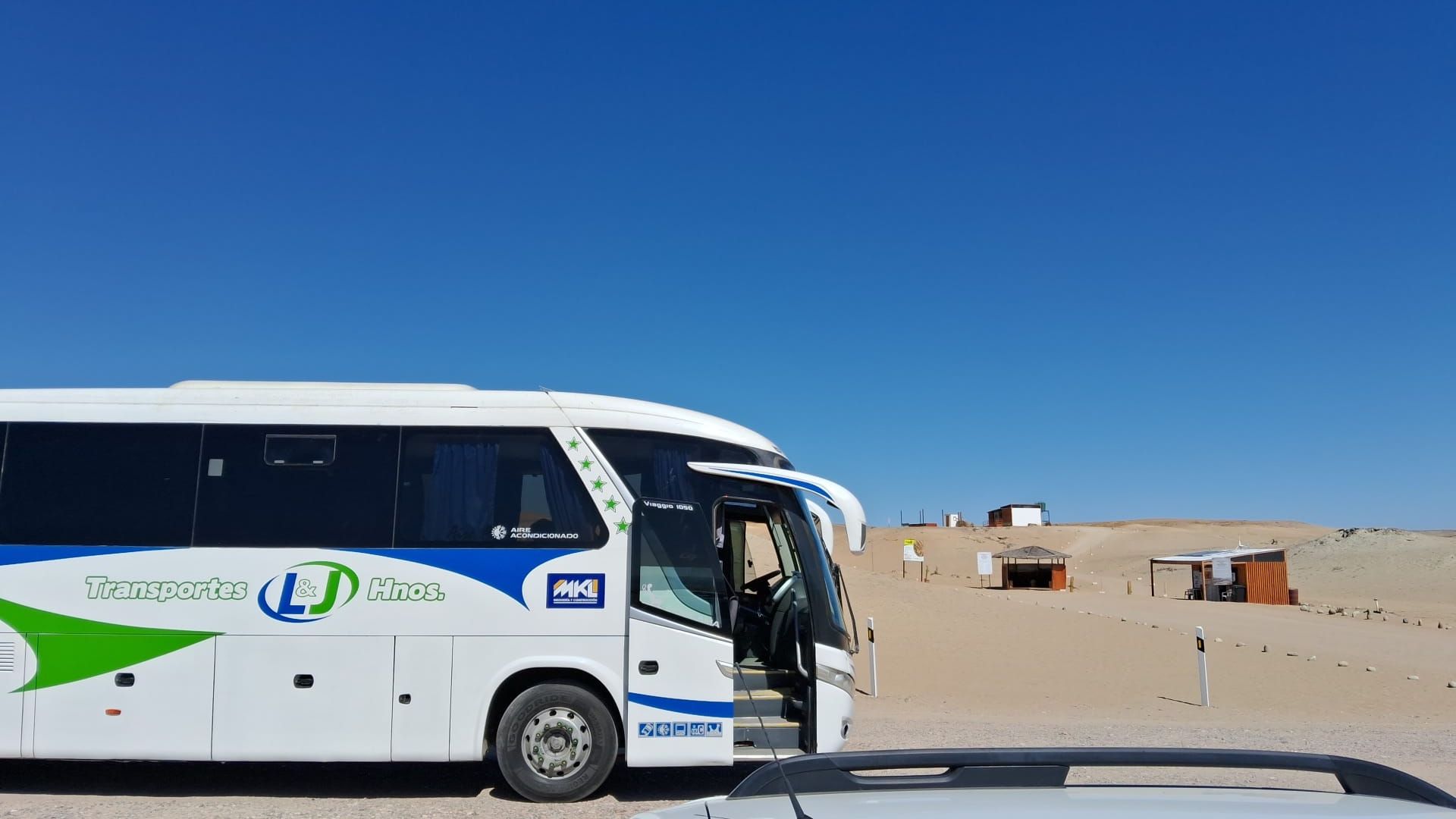 "Momentos Destacados en Transportes L&J" - Transportes L & J